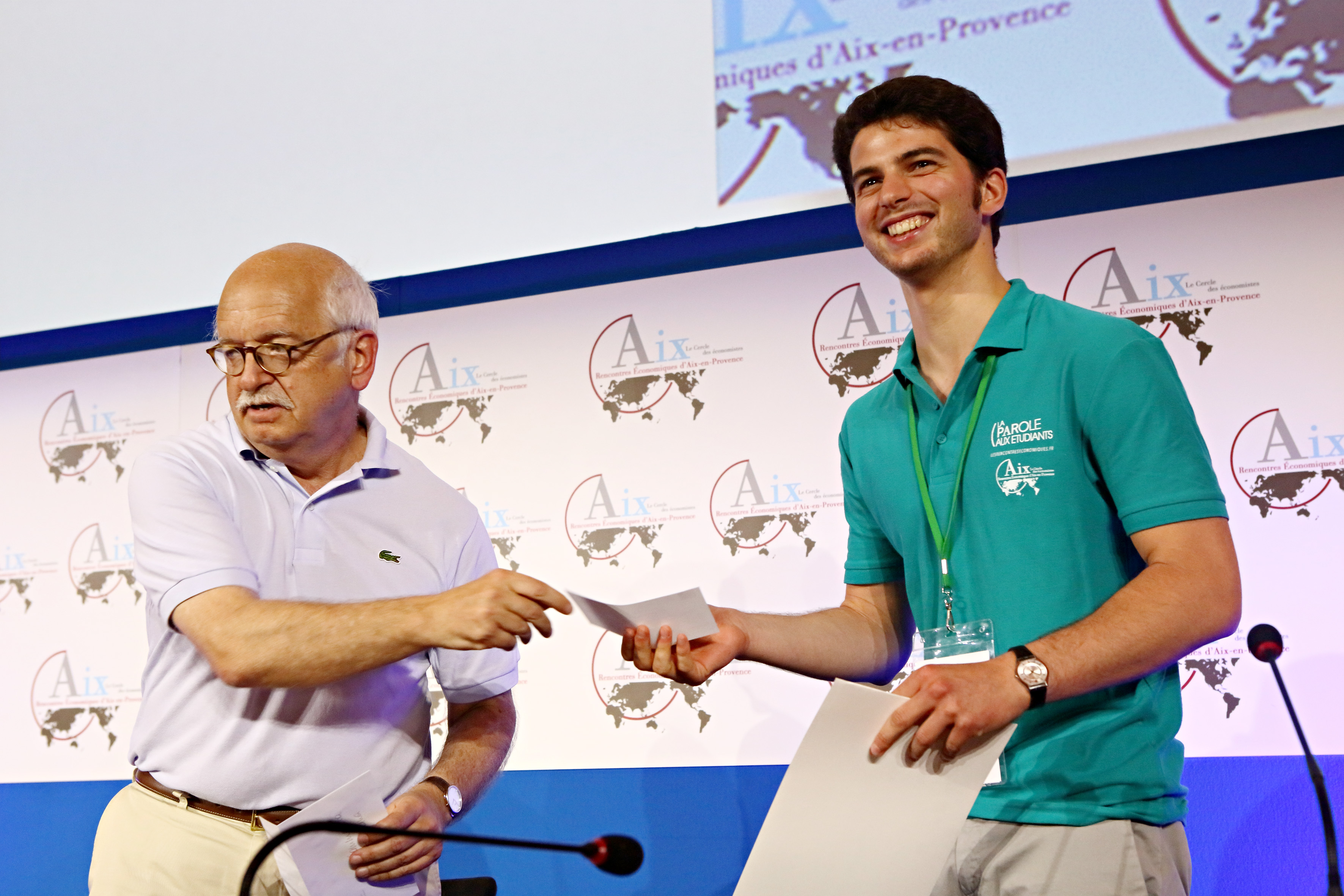 Concours la parole aux étudiants